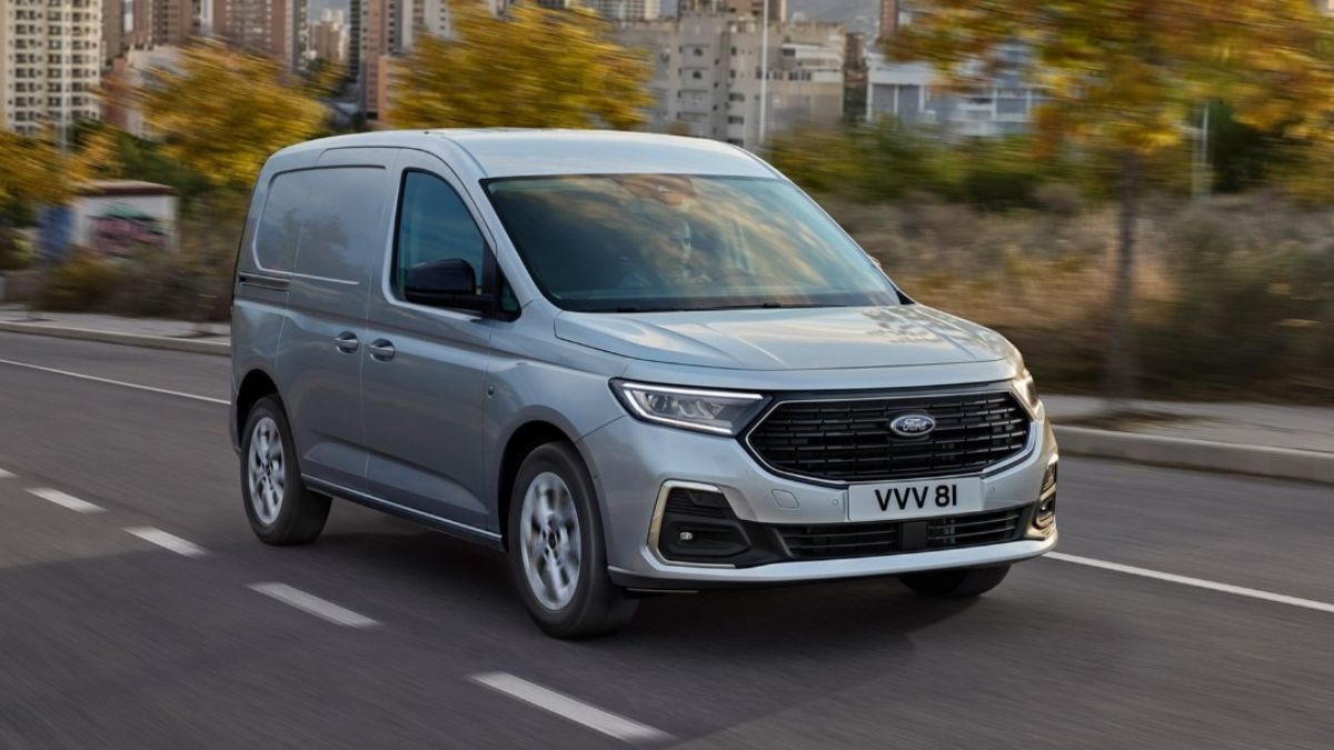 Ford amplía la gama Transit con un nuevo modelo híbrido enchufable